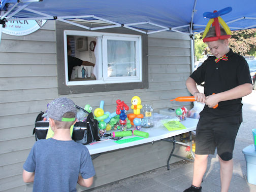The Kincardine Record | Balloon artist featured at Ice Cream Shack in ...